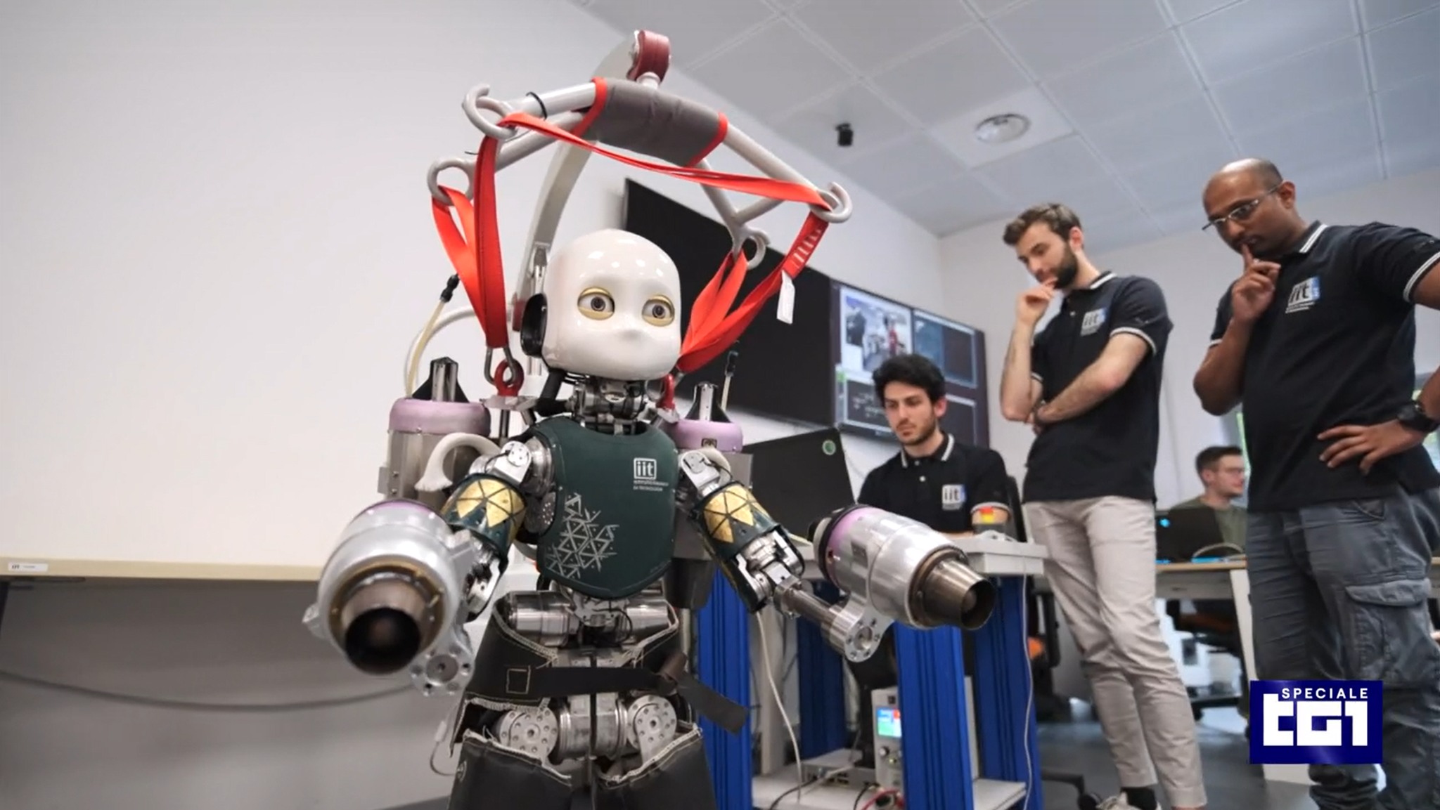 會飛的人形機器人終於出現！義大利研發iRonCub3成功穩定飛行 – KidsMedia
